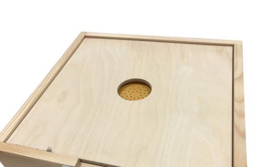 Pack of 5, 8 Way Bee Escape to clear bees from supers.